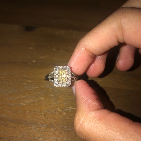Huge's Closet (@harmony_lewis) | Poshmark